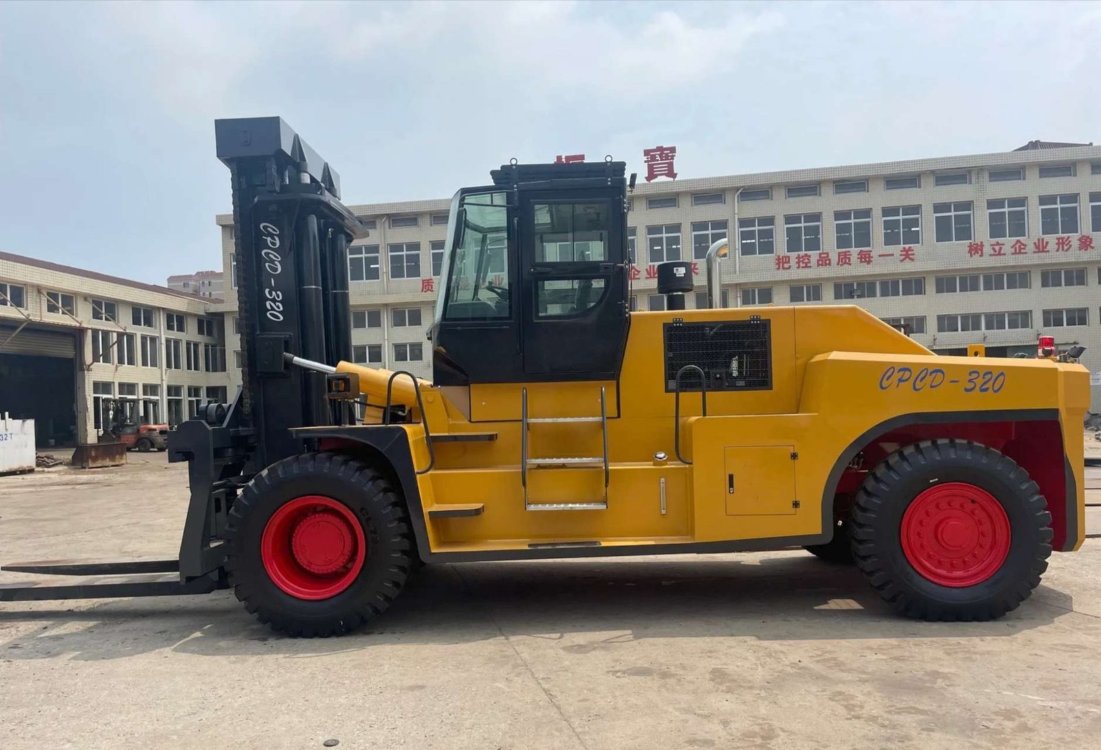 32 Ton Diesel Forklift - HARMAC Heavy Machinery Manufacturer | OEM ...